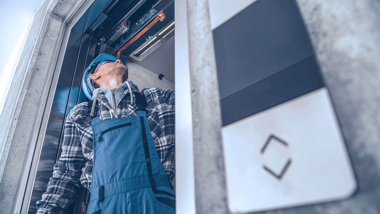 Elevating Lift Maintenance - The Impact of Digital Tools in the Field